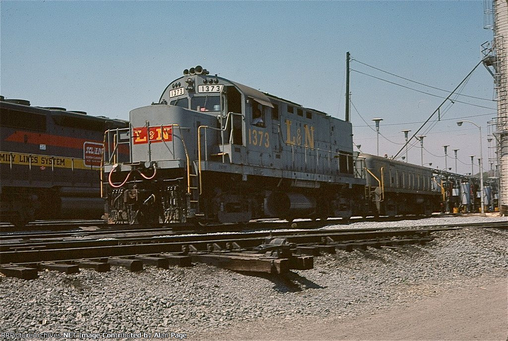 L&N C420 1373 and slug